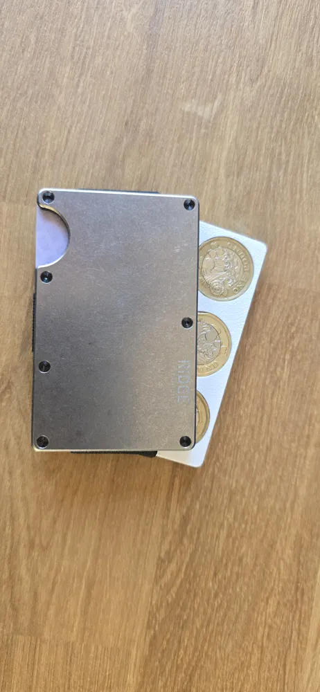 Ridge Wallet Pound Coin Holder - Free 3D Print Model - MakerWorld