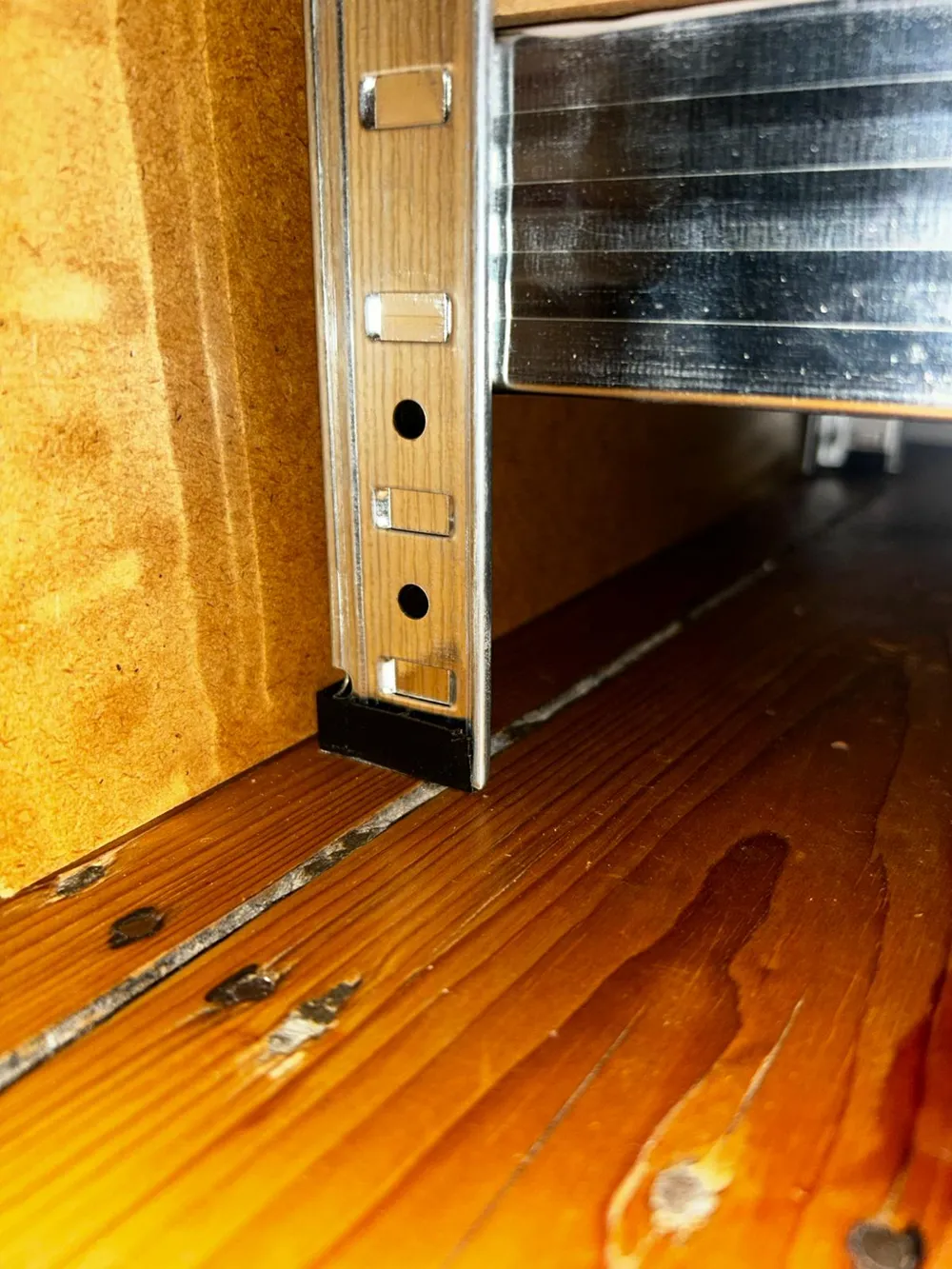 Clip-On Heavy-Duty Shelf Foot - Free 3D Print Model - MakerWorld