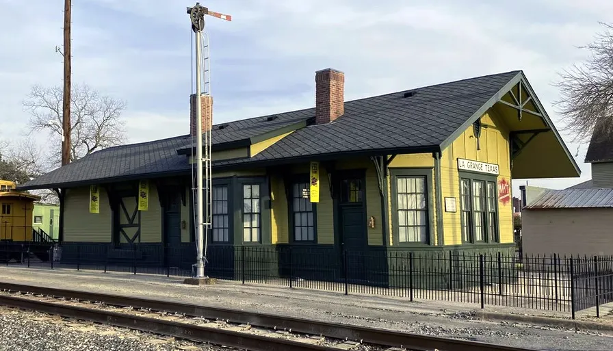 Wooden Train Station V1 - Free 3D Print Model - MakerWorld