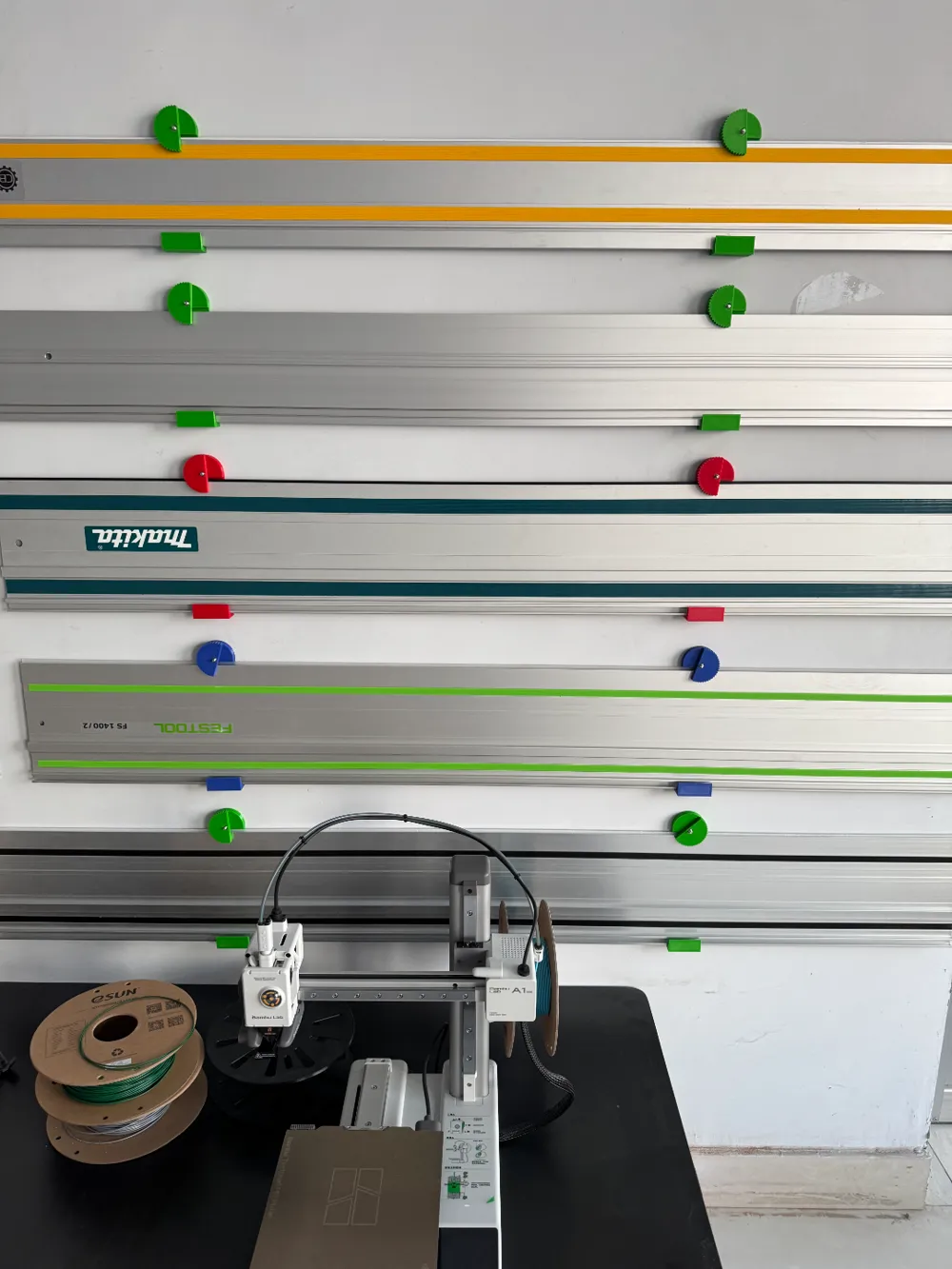 Makita Festool Dust Extractor Track Wall Mount by 创吧3D打印 - MakerWorld