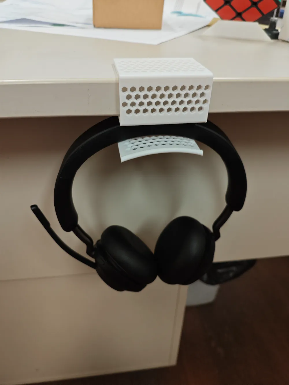 Headphone holder modern Design 18.5 mm to 25.5 mm by DUNE - MakerWorld