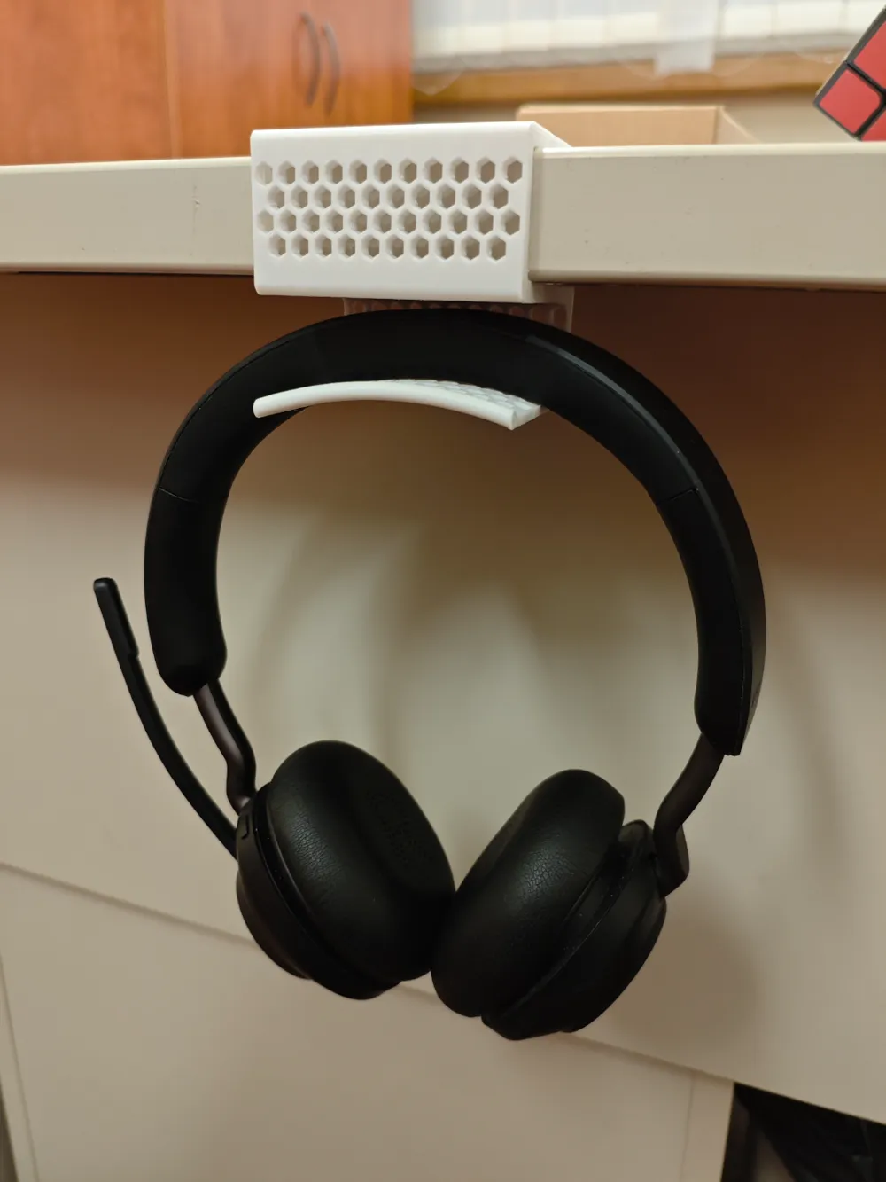 Headphone holder modern Design 18.5 mm to 25.5 mm by DUNE - MakerWorld