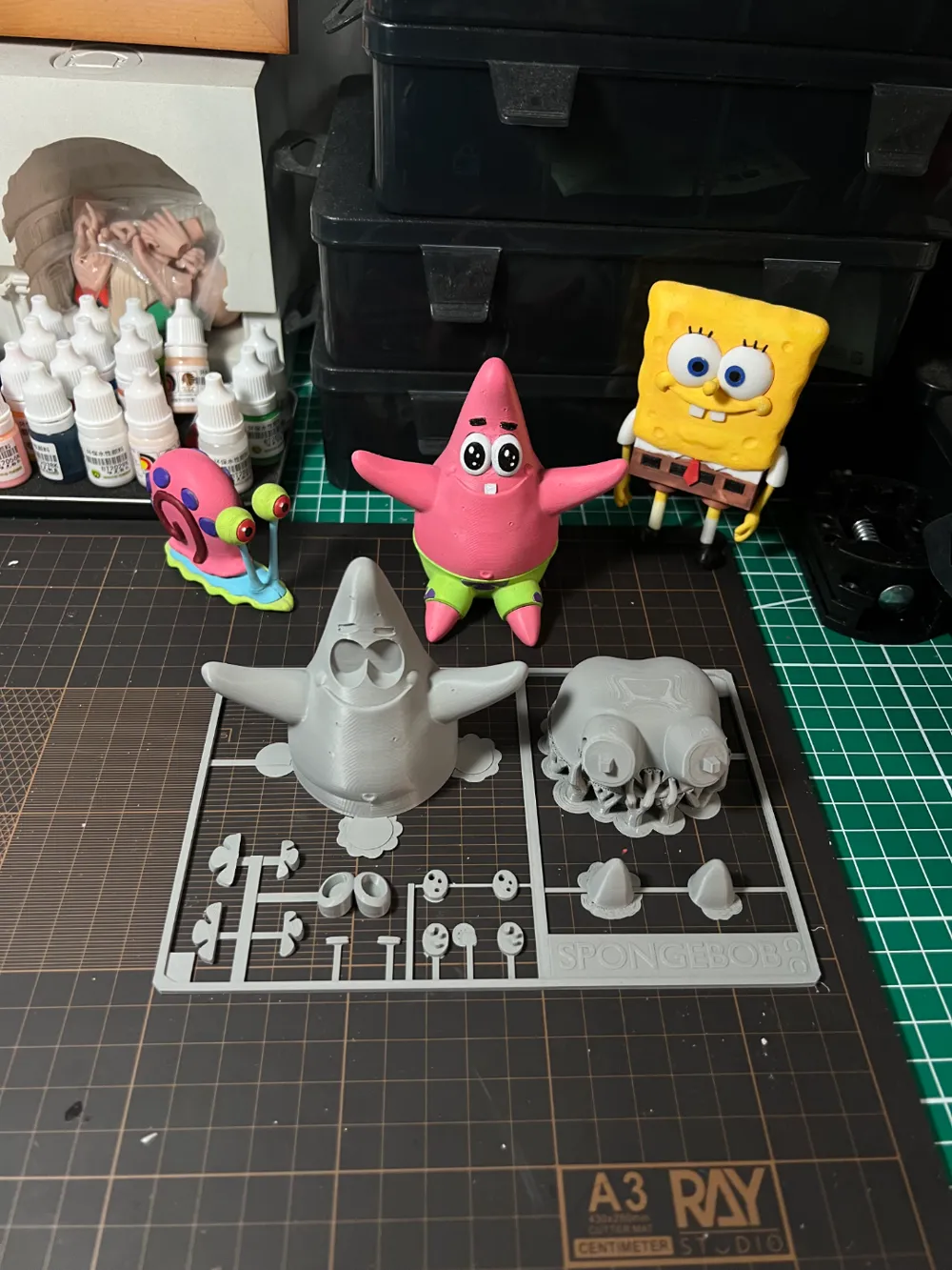 Spongebob Squarepants and Patrick Star Assembled Figurines by 独角哥哥 ...