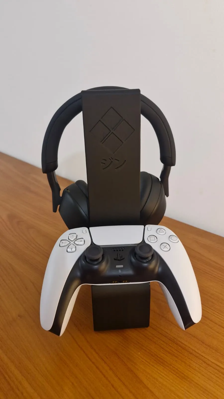 2-in-1 Headset & Controller Stand - Free 3D Print Model - MakerWorld