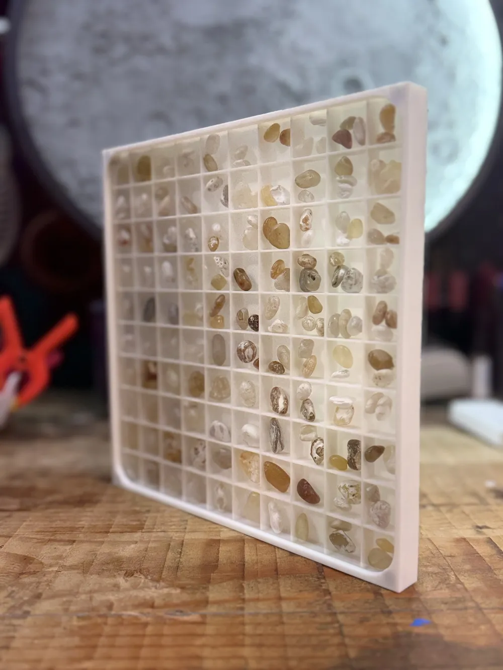 100 Compartment Display with Magnetic Lid - Free 3D Print Model ...