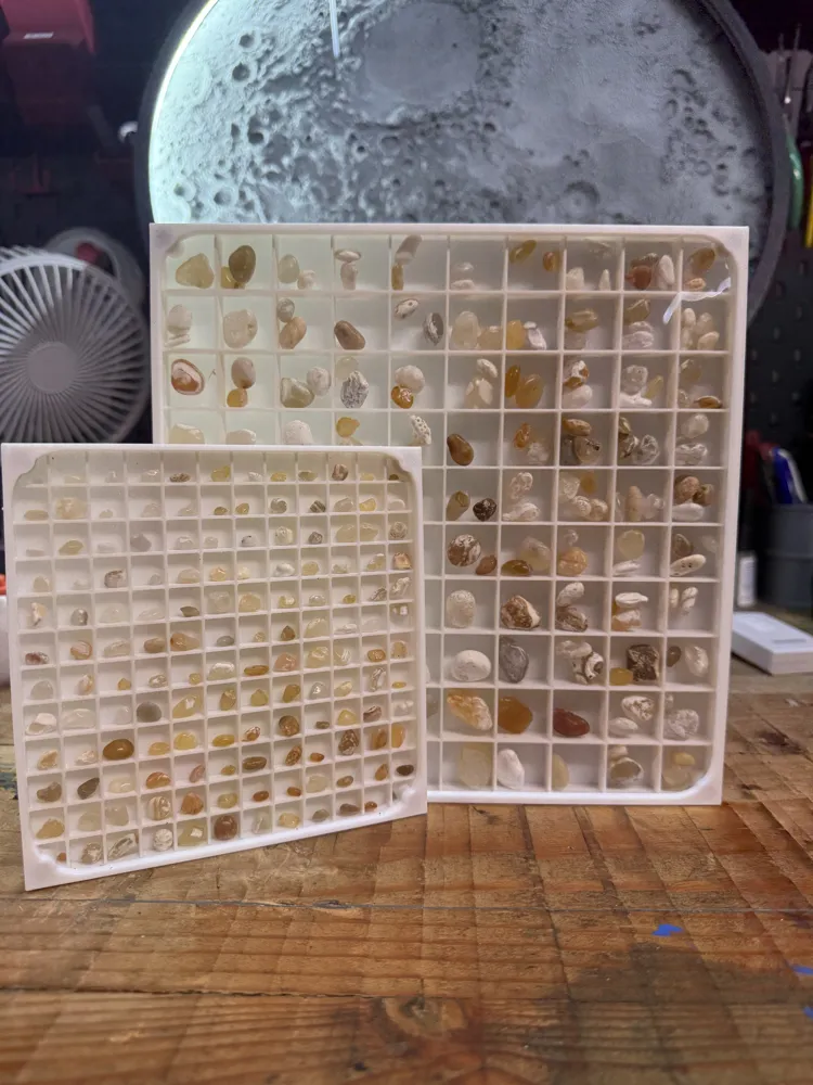 100 Compartment Display with Magnetic Lid - Free 3D Print Model ...