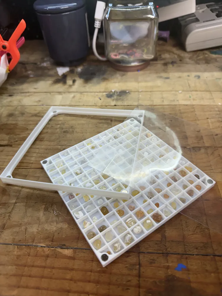 100 Compartment Display with Magnetic Lid - Free 3D Print Model ...