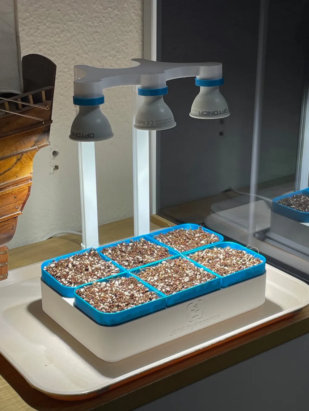 Growbox Jana - self watering + lights by BENOengineering - MakerWorld