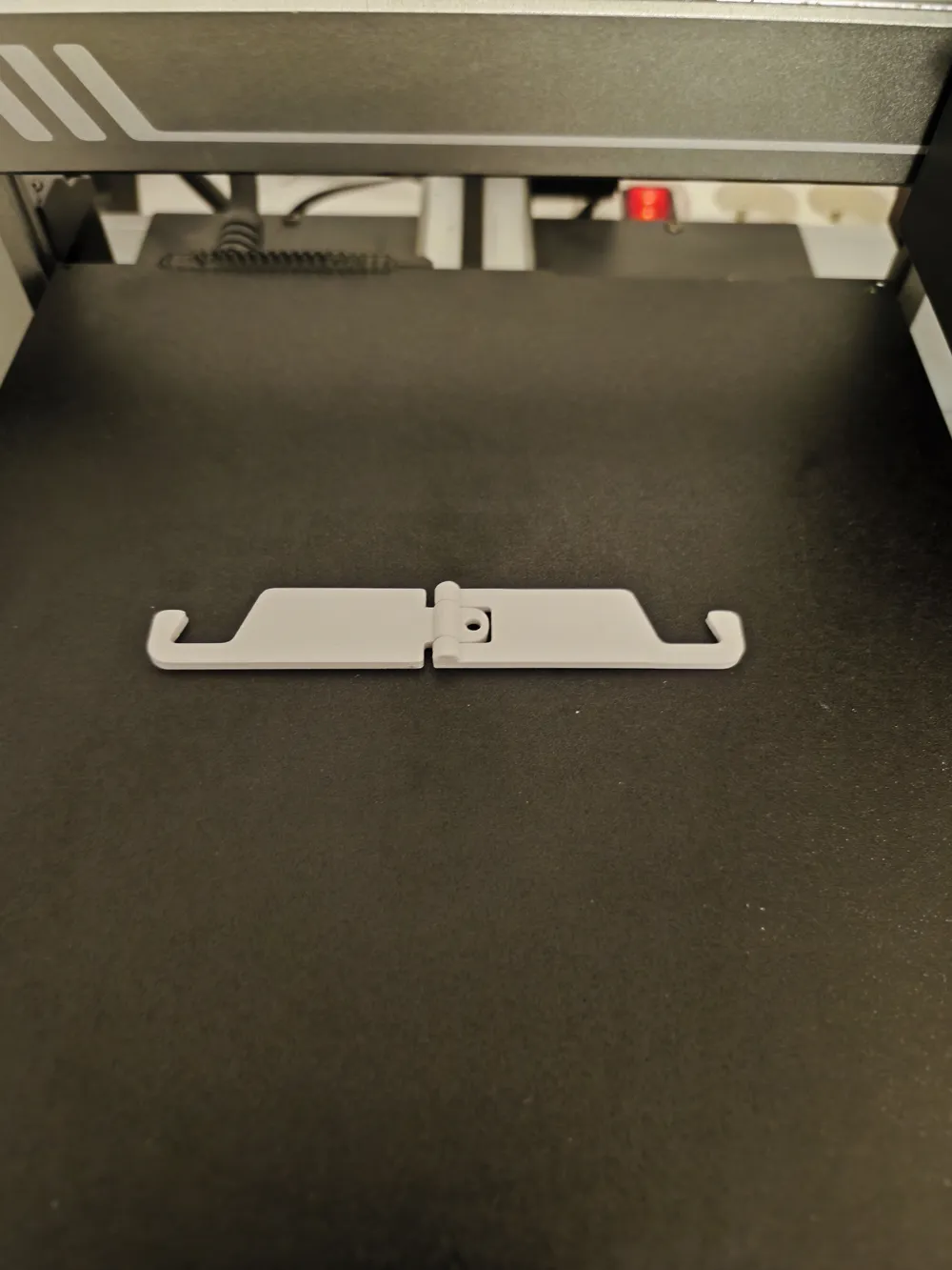 Keychain smartphone holder - Free 3D Print Model - MakerWorld