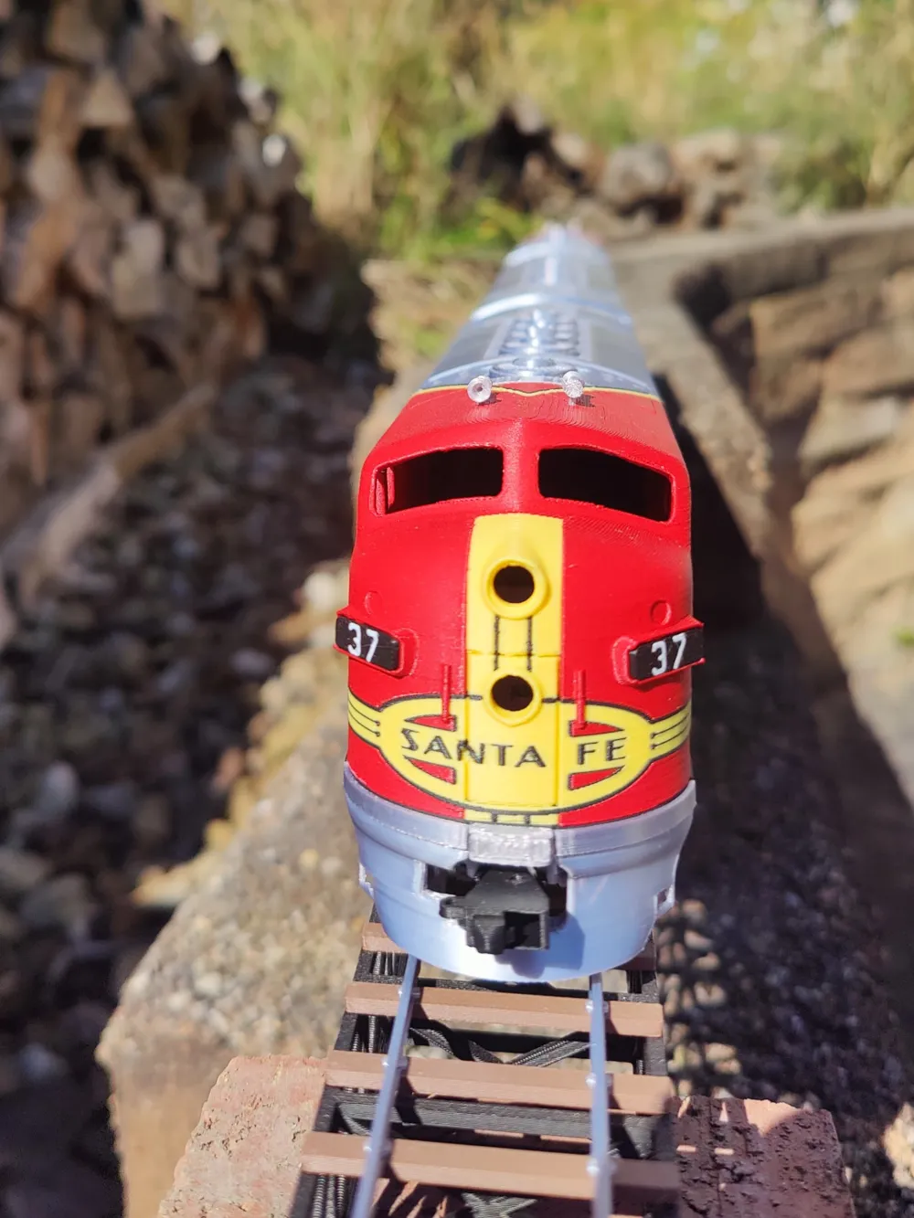 ATSF Warbonnet Locomotive for Dragon Railway - Free 3D Print Model ...