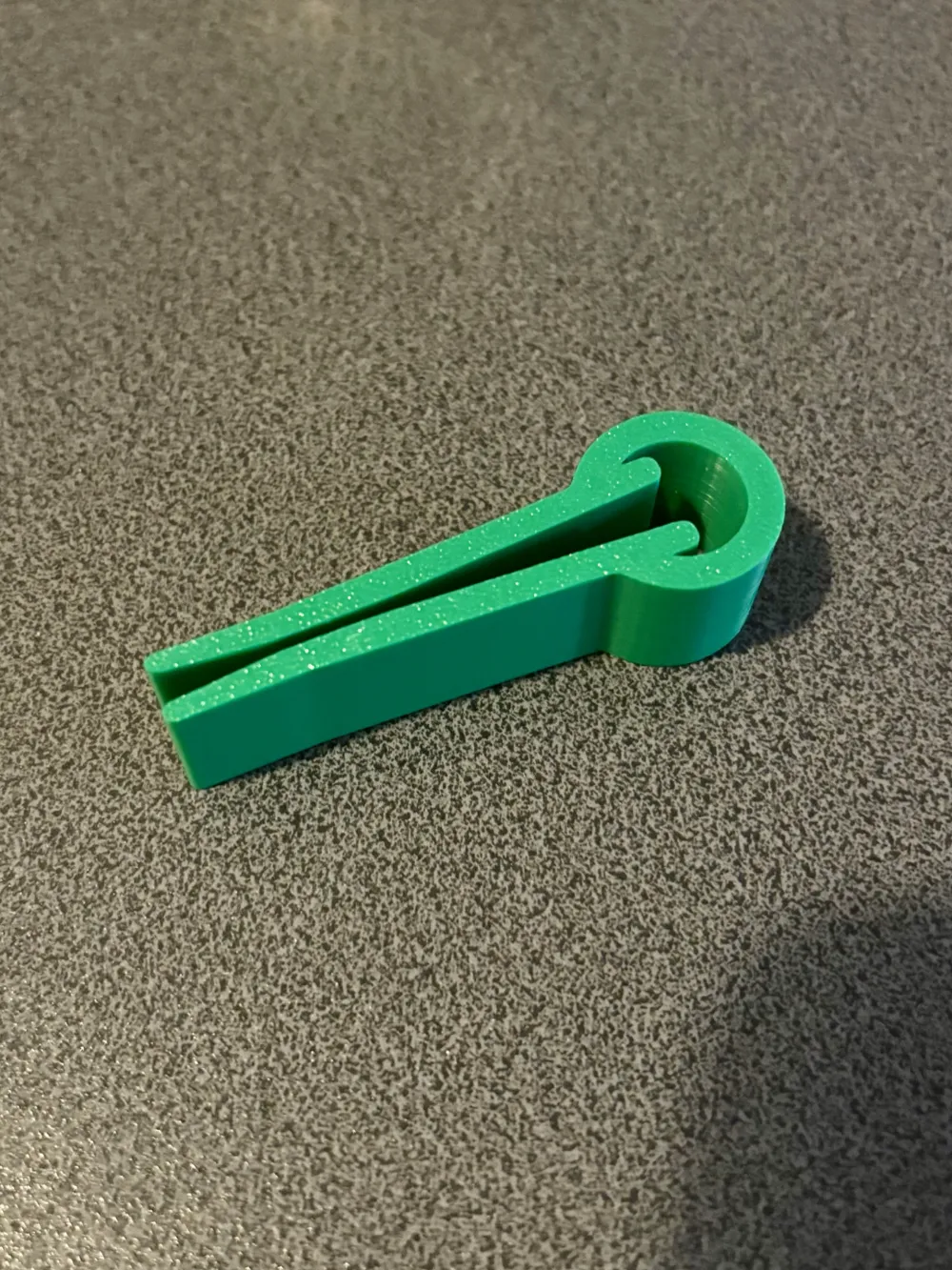 simple universal clip by Stefan - MakerWorld
