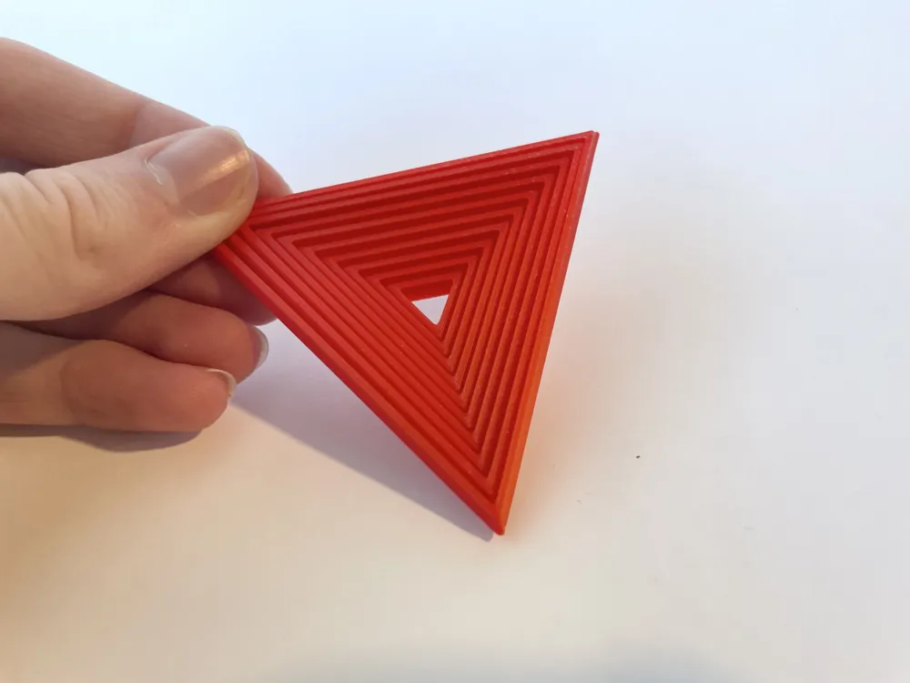 Valentine's Triangle Fidget - Free 3D Print Model - MakerWorld