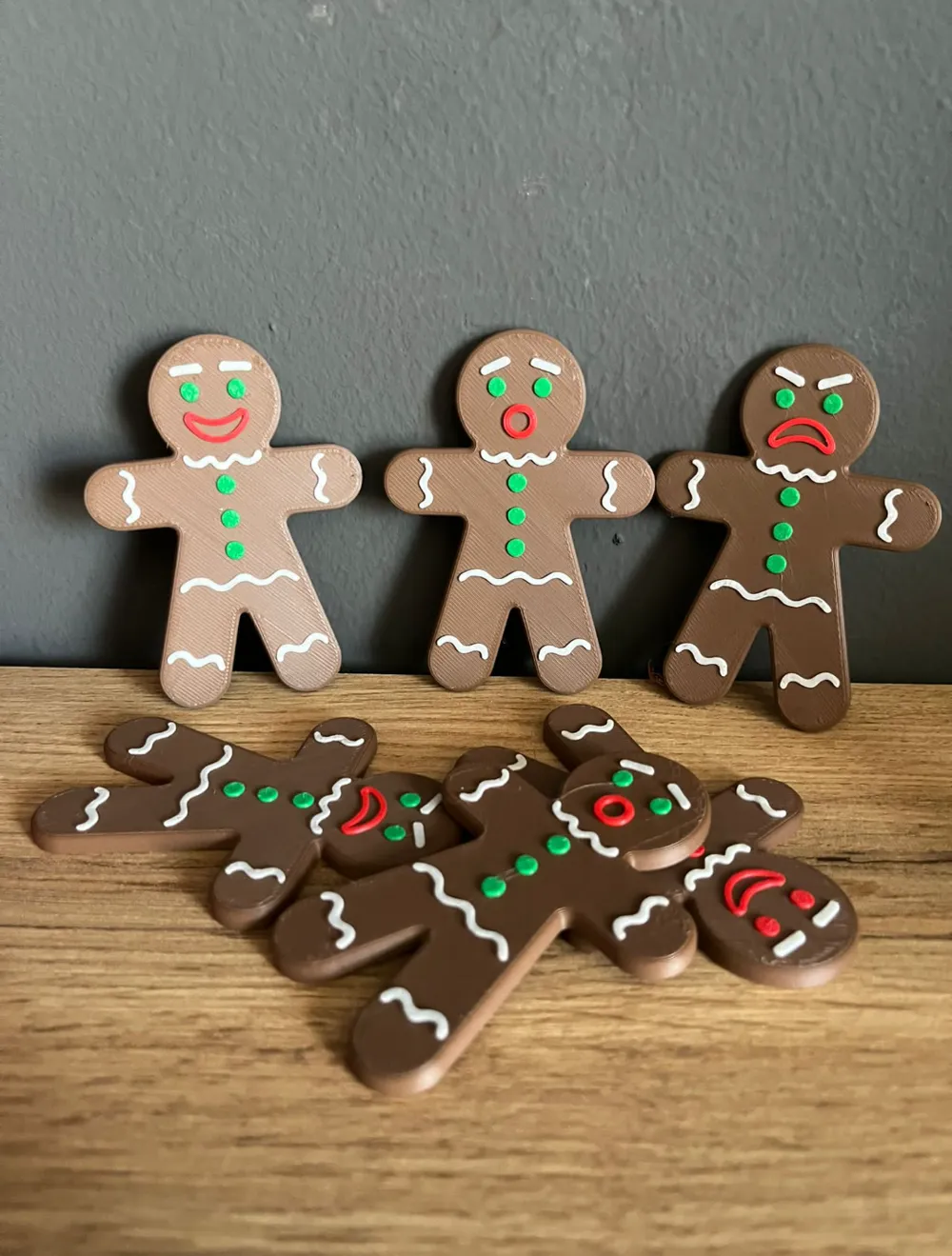 Mixed feelings Gingerbread by Ovidiu - MakerWorld