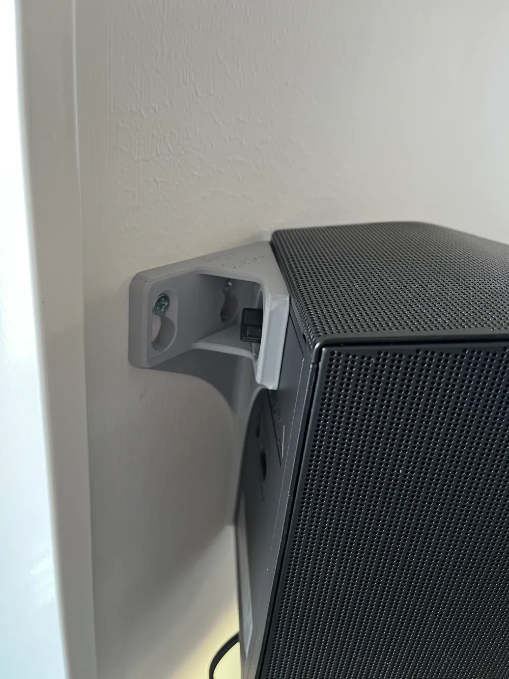 Samsung Surround Speaker Wall Mount by EngineerPro MakerWorld: Download ...