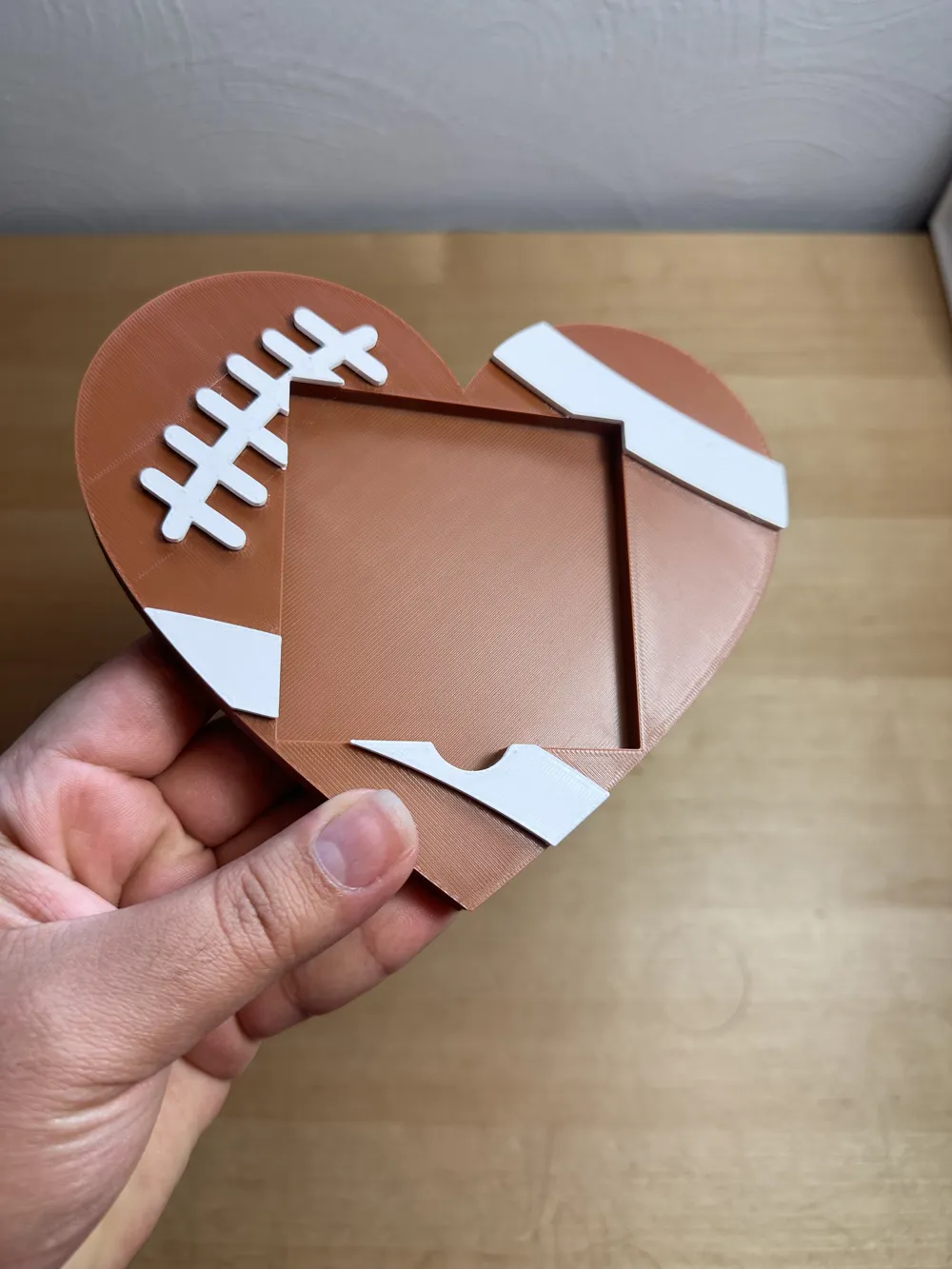 Post it holder: Football by kenyabril MakerWorld: Download Free 3D Models