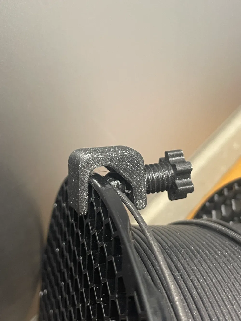 Heavy Duty Filament Clip - Swivel Tip Clamp by Clay - MakerWorld