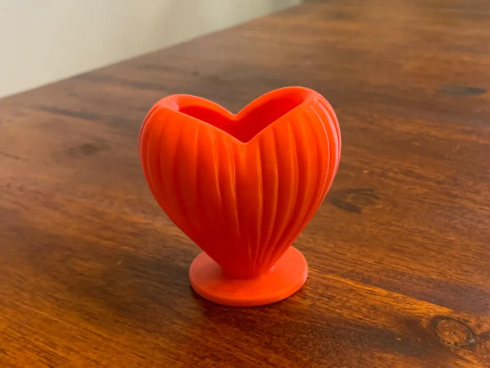 Heart Vase – Vertical Line Design (No Support) - Free 3D Print Model ...