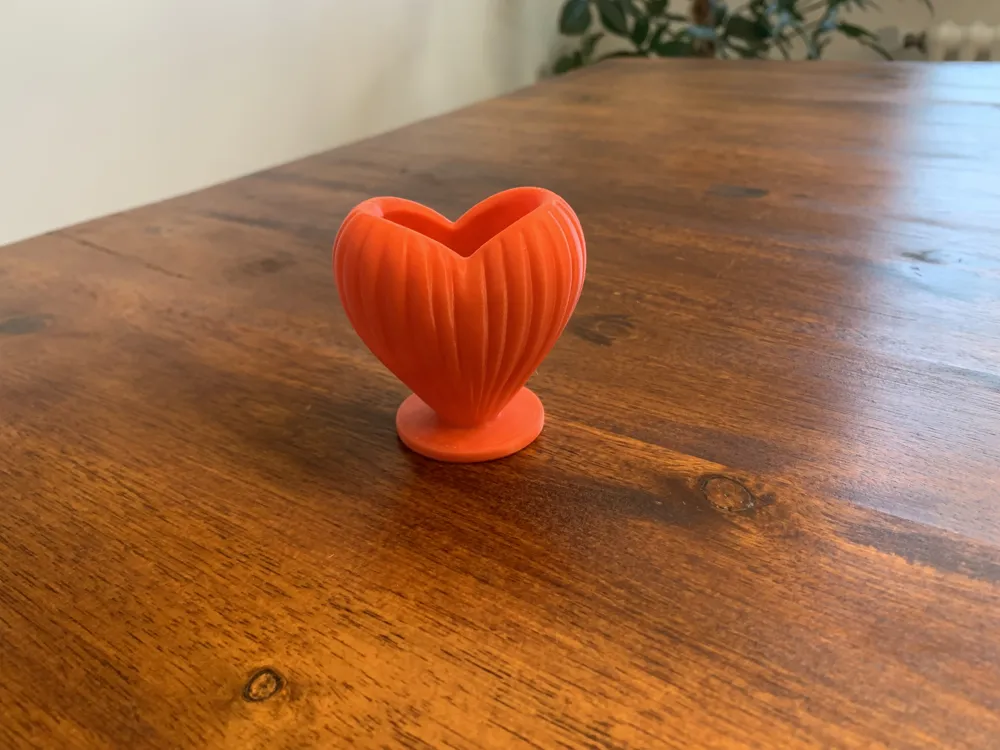 Heart Vase – Vertical Line Design (No Support) - Free 3D Print Model ...