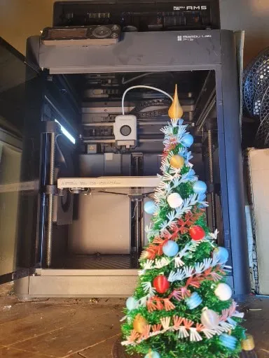 Christmas tree decorations and chains Remixed by Zoomerrrr MakerWorld ...