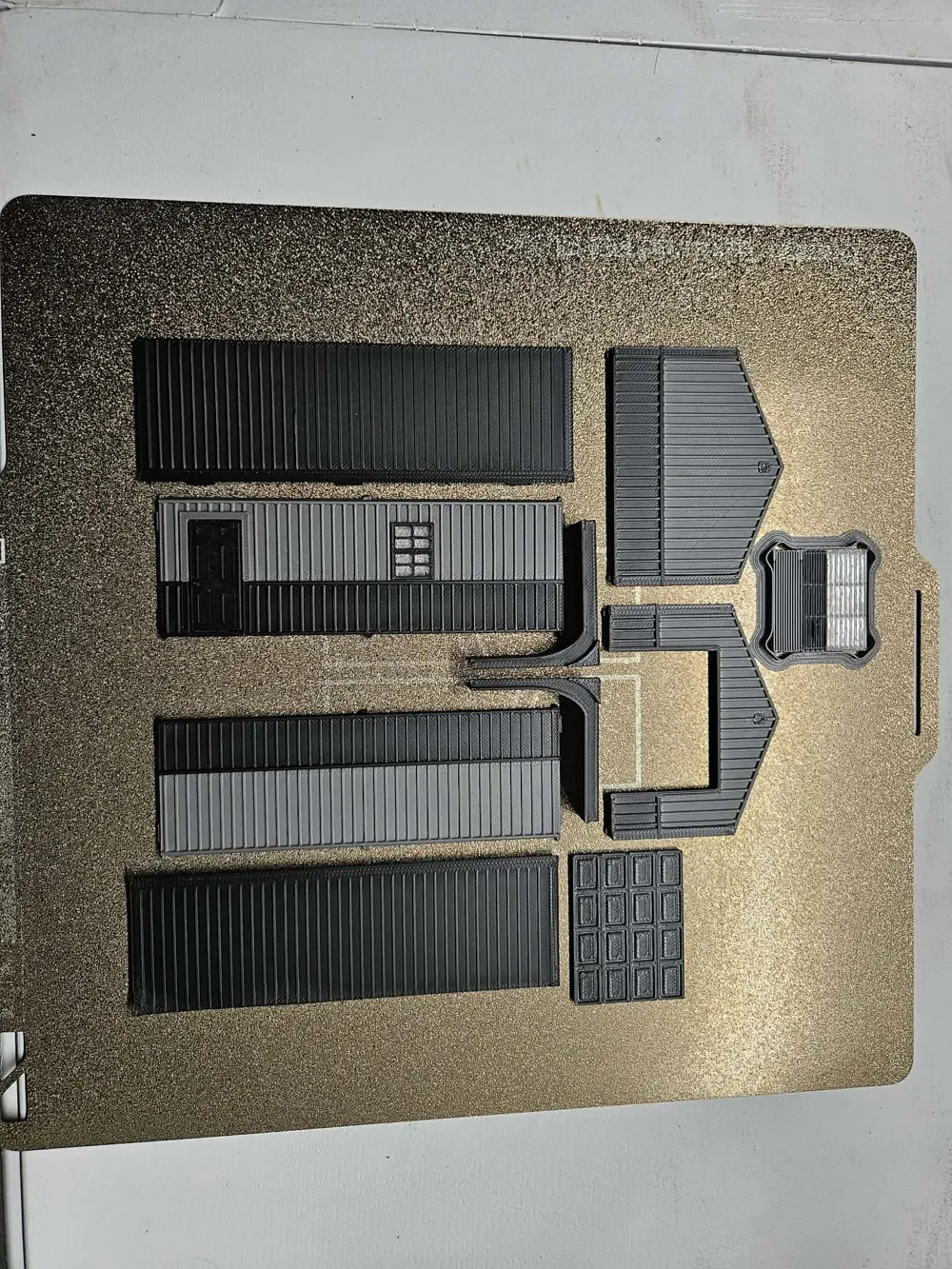 Little Man Garage - 1/64 model garage - Free 3D Print Model - MakerWorld