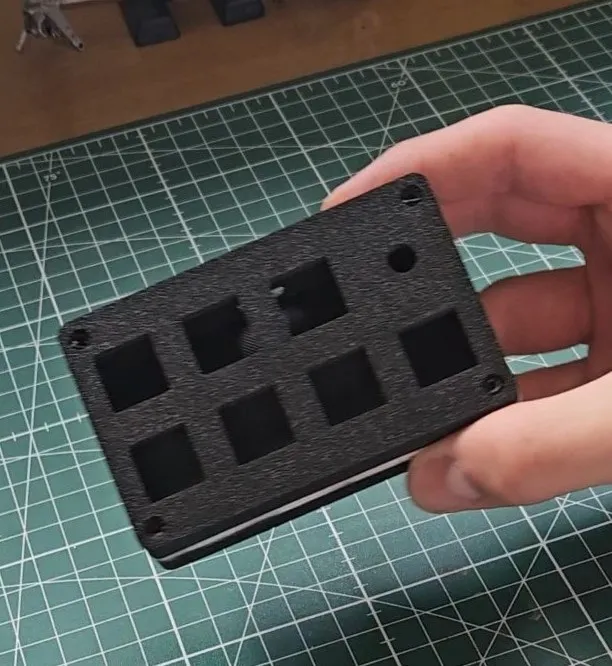 Mini Stream Deck DIY by Matteo MakerWorld: Download Free 3D Models