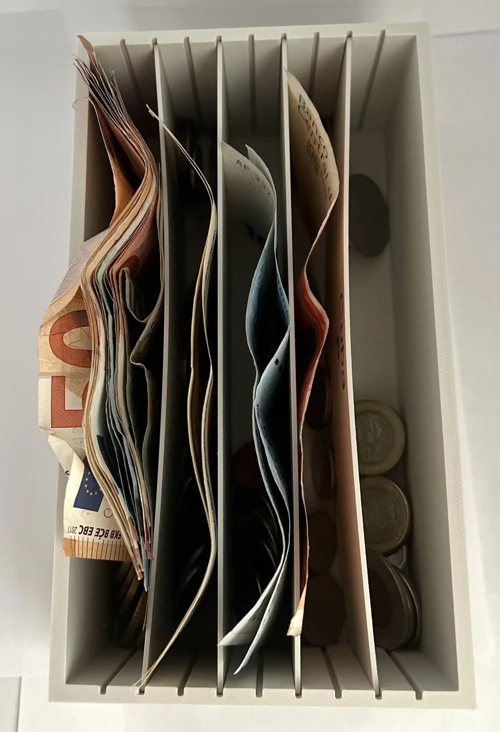 Non-US Money Case (with Dividers) - Free 3D Print Model - MakerWorld