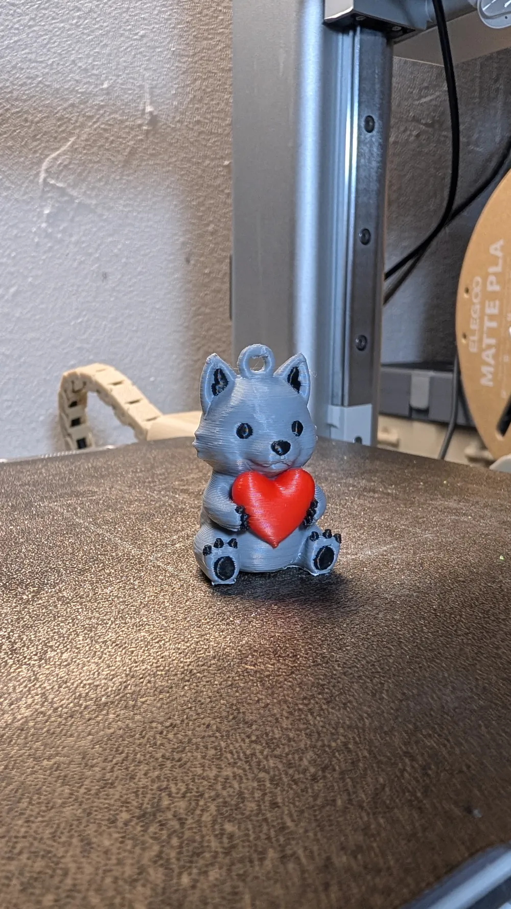 Chibi Wolf Keychain Holding a Big Red Heart - Free 3D Print Model ...