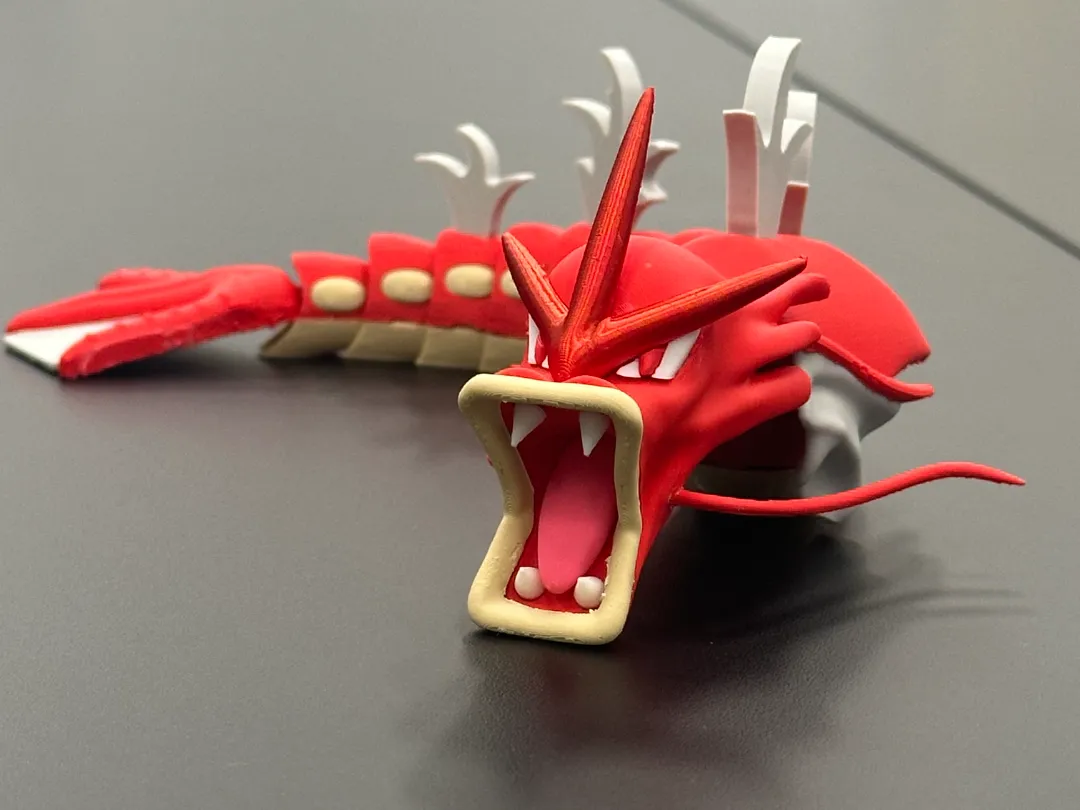 Gyarados articulado, multi-piezas por Varun MakerWorld: Descarga Modelos 3D Gratuitos