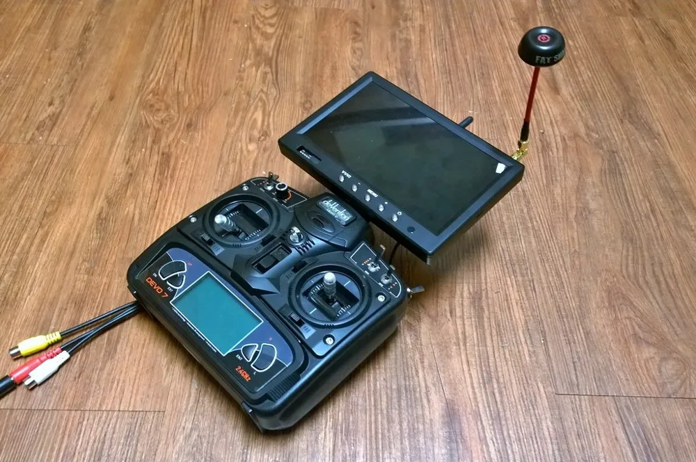 FPV Monitor to Transmitter Mount by Stevengineering MakerWorld ...