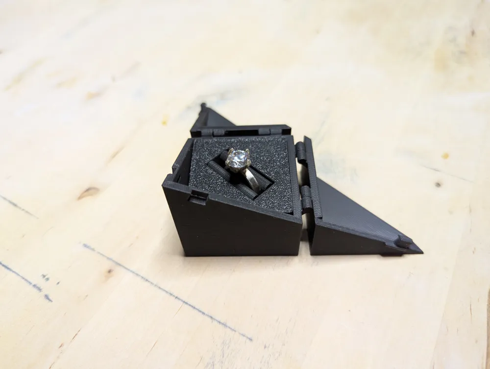 Geometric opening ring box - print in place by FooRandomCreator ...