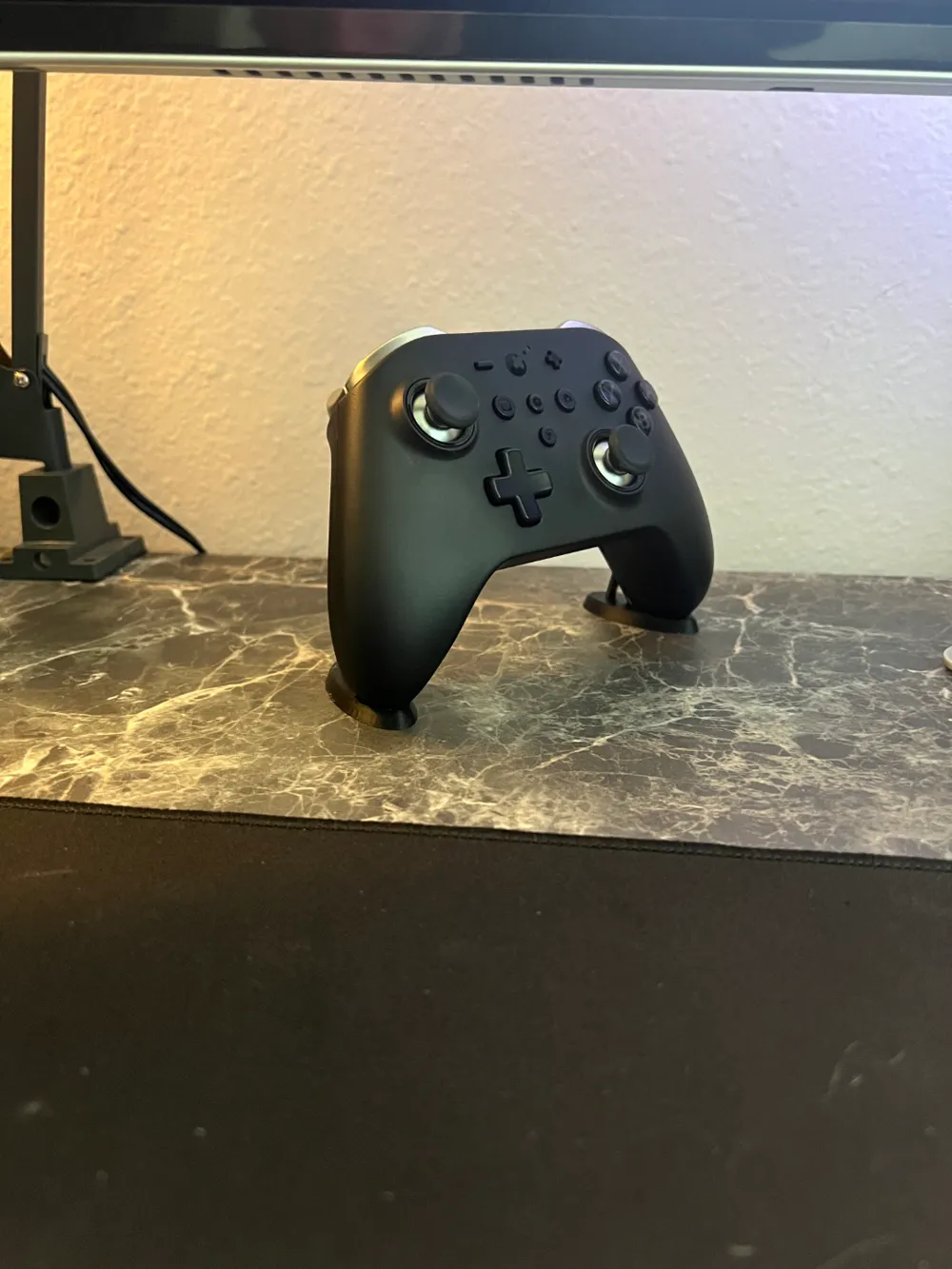 Xbox Stealth Controller Stand Remixed by LUCAS RACING LLC - MakerWorld