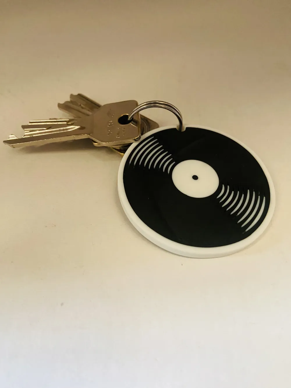Vinyl Record Keychain by GAF 3D MakerWorld: Download Free 3D Models