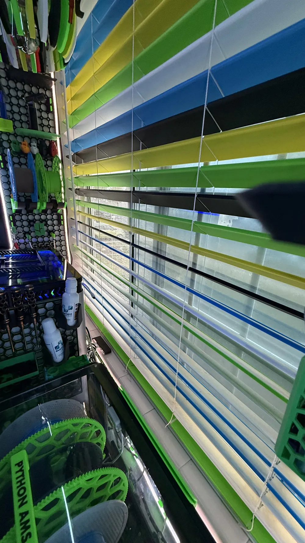 Snap-On UV Reactive Blinds – Print and Glow! by Niellex MakerWorld ...