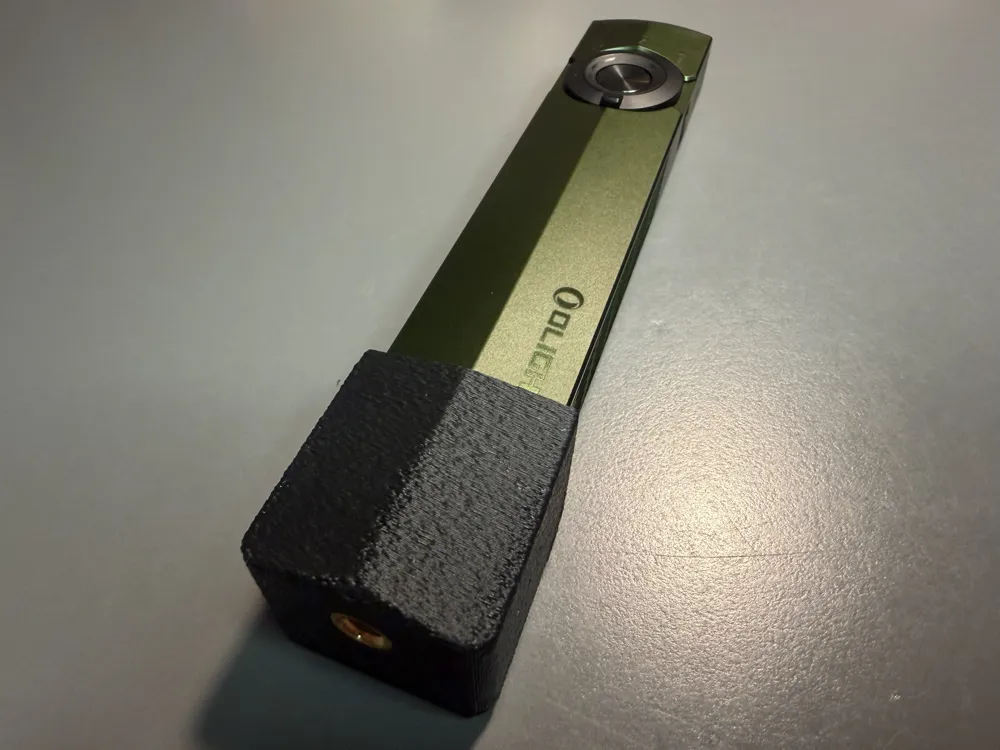 Olight ArkPro マグネット三脚アダプター 作成者： BG-makes MakerWorld：無料3Dモデルをダウンロード