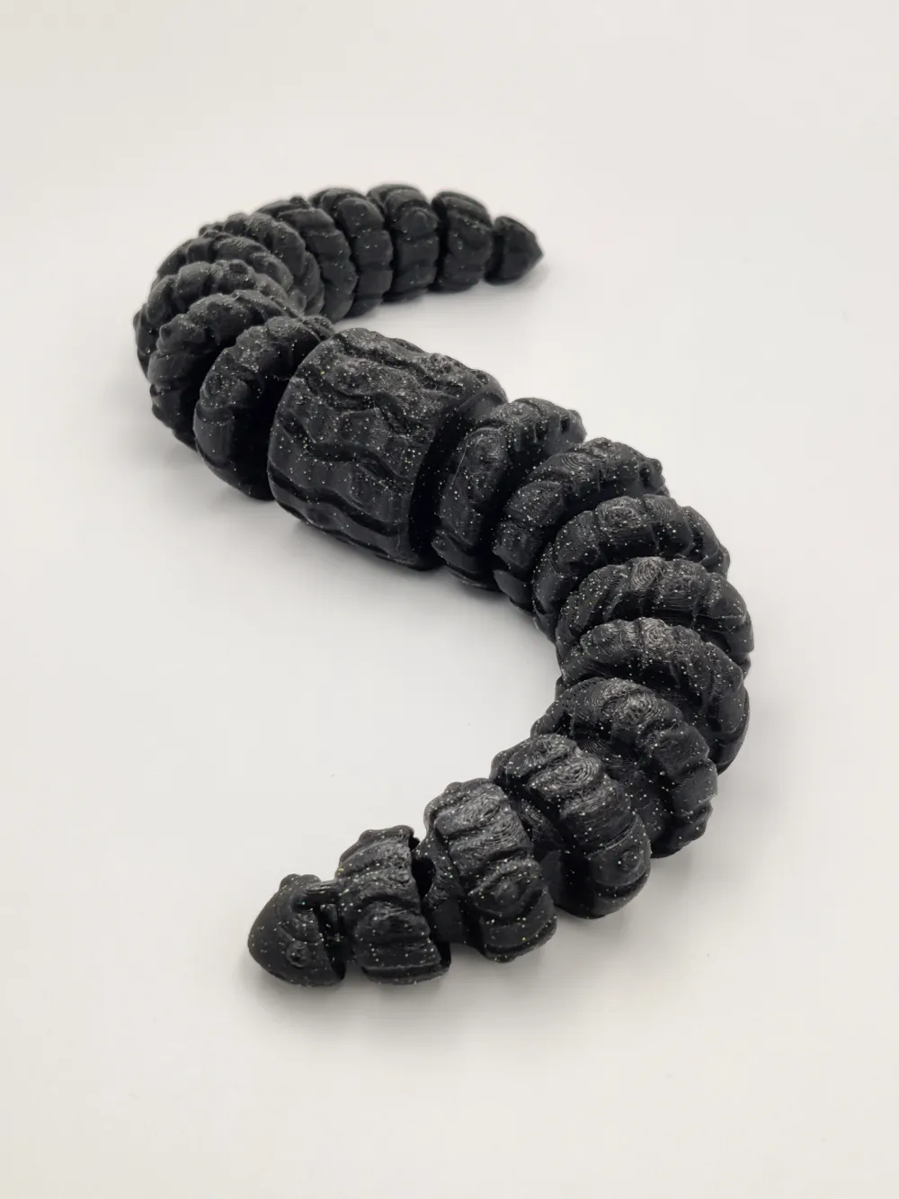 Wormy, a Print-in-Place Articulated Flexi Worm Toy by YBlood - Tony ...