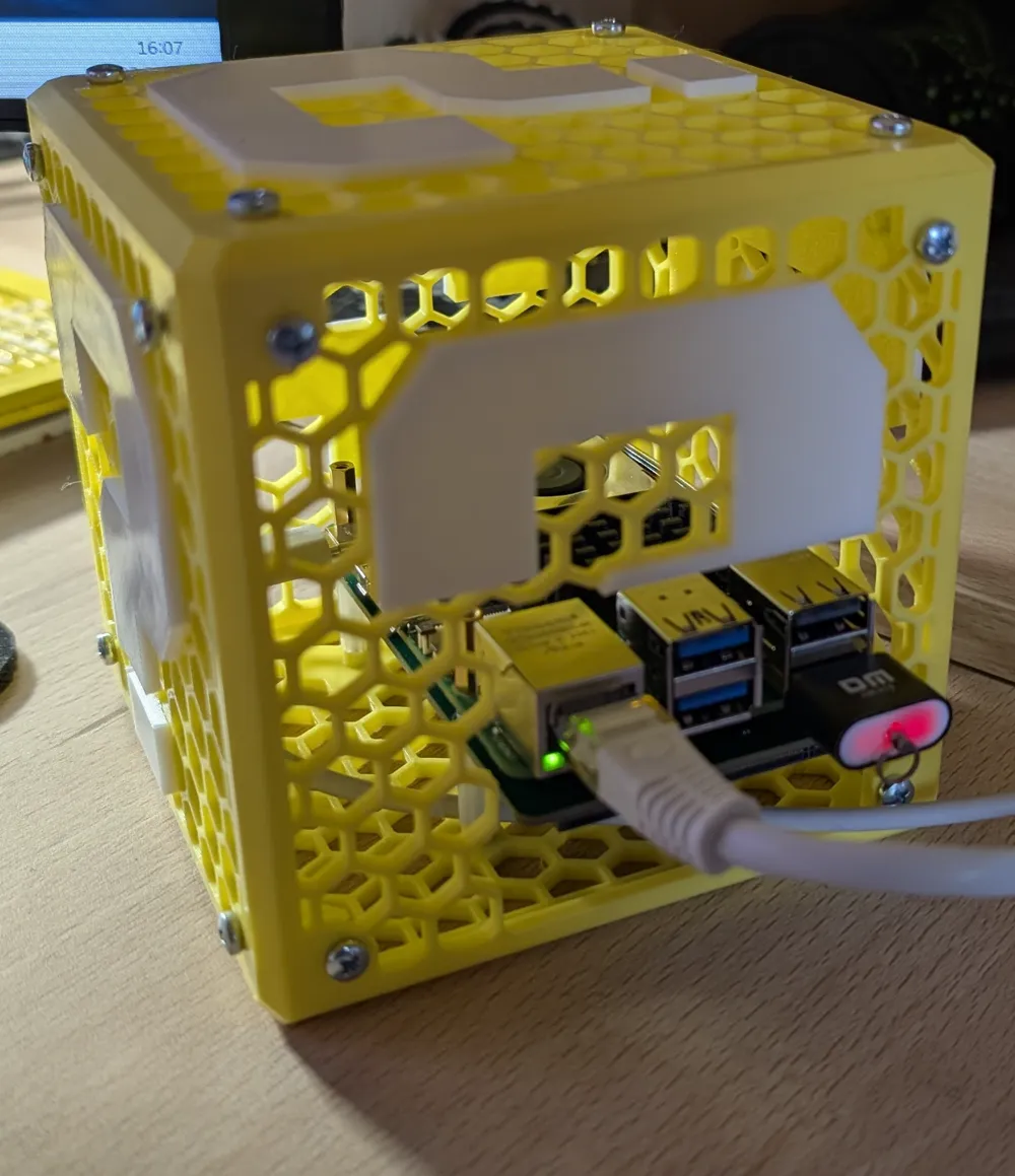 Question mark block Case for Raspberry Pi 4/5 by Maximilian Dorninger ...