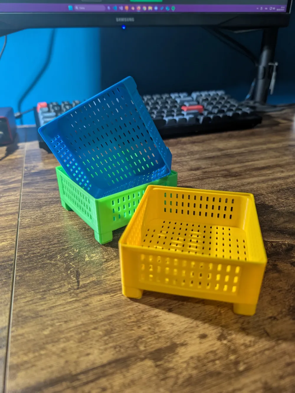 Stackable 1:14 scale bin models by Trombetta_3D - MakerWorld