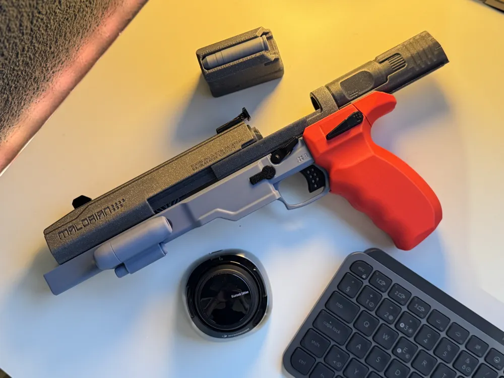 Cyberpunk 2077 Malorian 3516 (Johnny Silverhand) por 3dwb MakerWorld: Baixe modelos 3D gratuitos