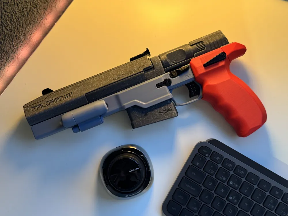 Cyberpunk 2077 Malorian 3516 (Johnny Silverhand) por 3dwb MakerWorld: Baixe modelos 3D gratuitos