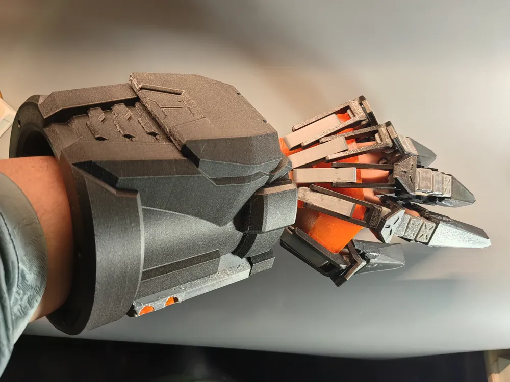Arm Gauntlet Exoskeleton 3.0 (no glue, no hardware, requires TPU) by ...