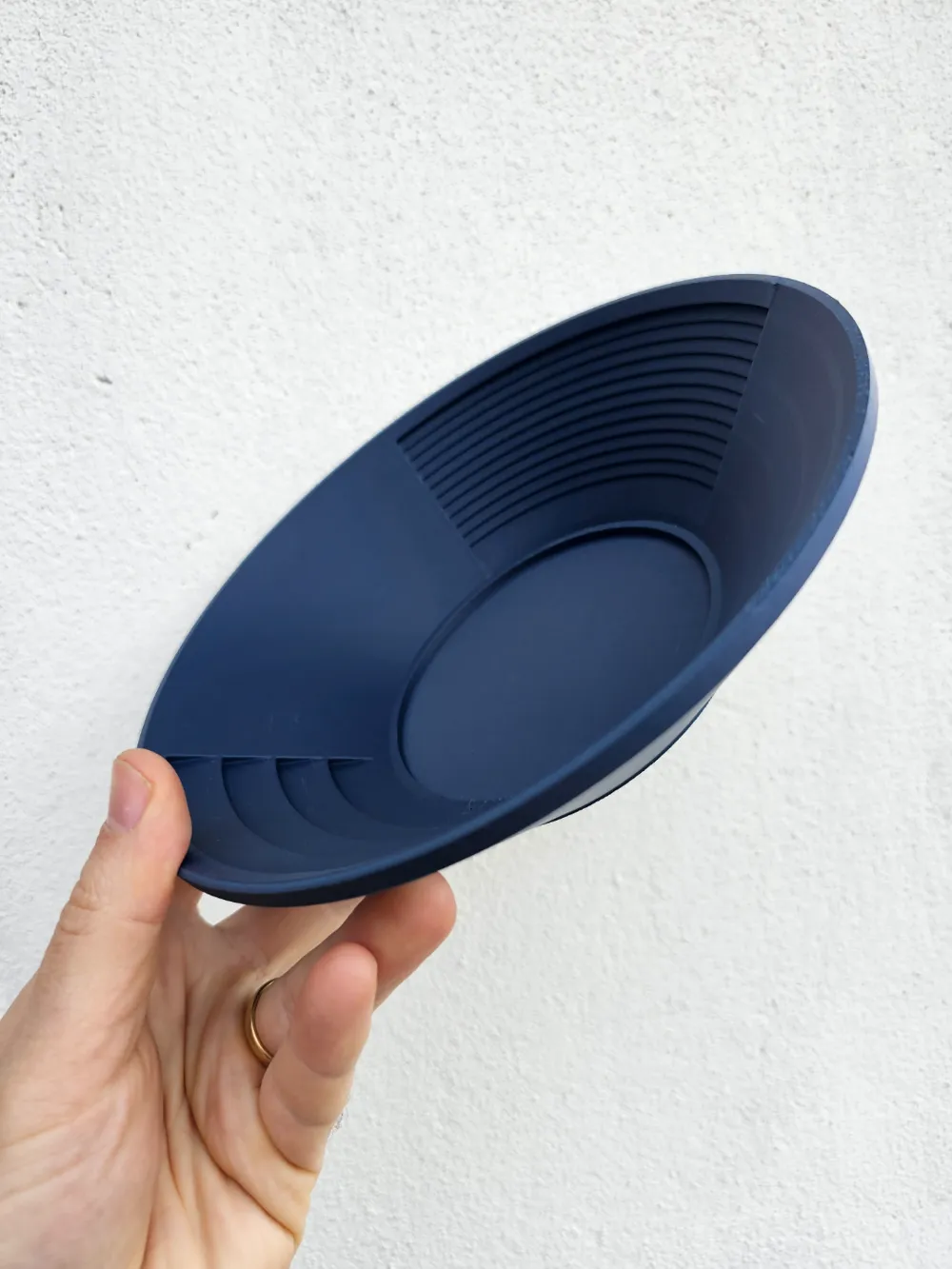 Standard Gold Pan for Gold Prospecting - Free 3D Print Model - MakerWorld