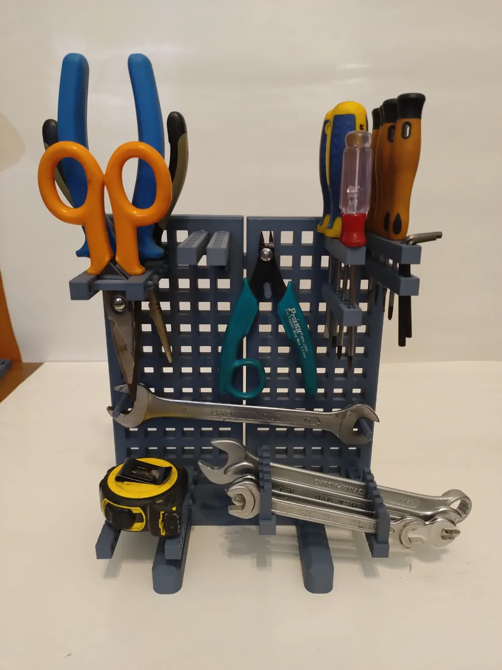 Mr. Hangy (Fishing/tools multihanger) by SP3D MakerWorld: Download Free ...