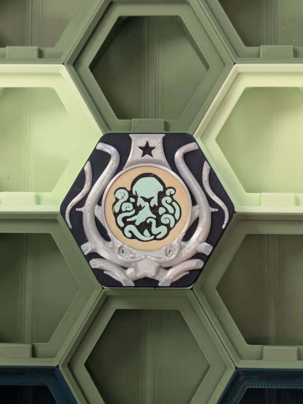 Hextraction Undertow Tile by cadeluca - MakerWorld