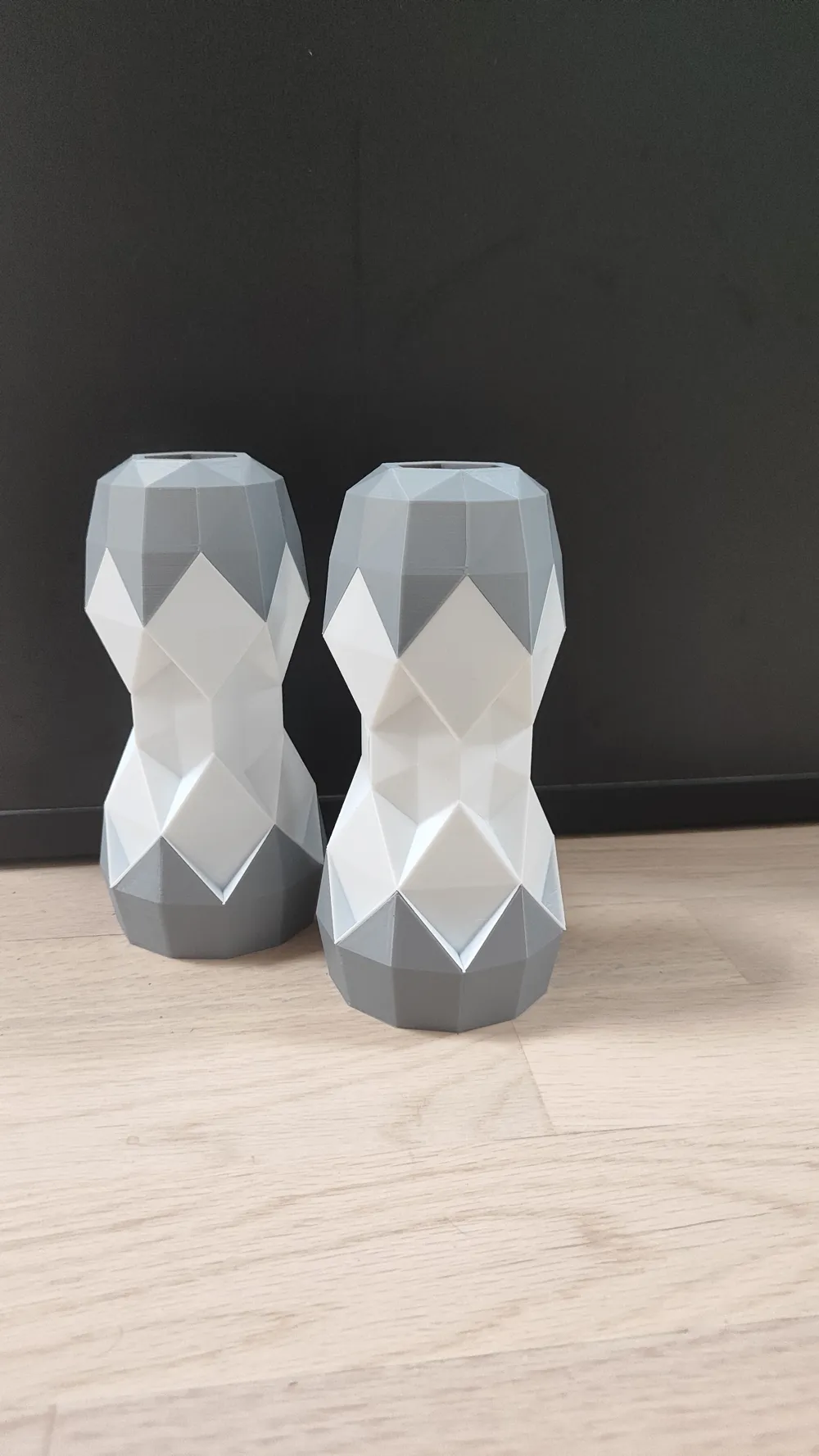 Geometric Core RGB Lamp by Gekko MakerWorld: Download Free 3D Models