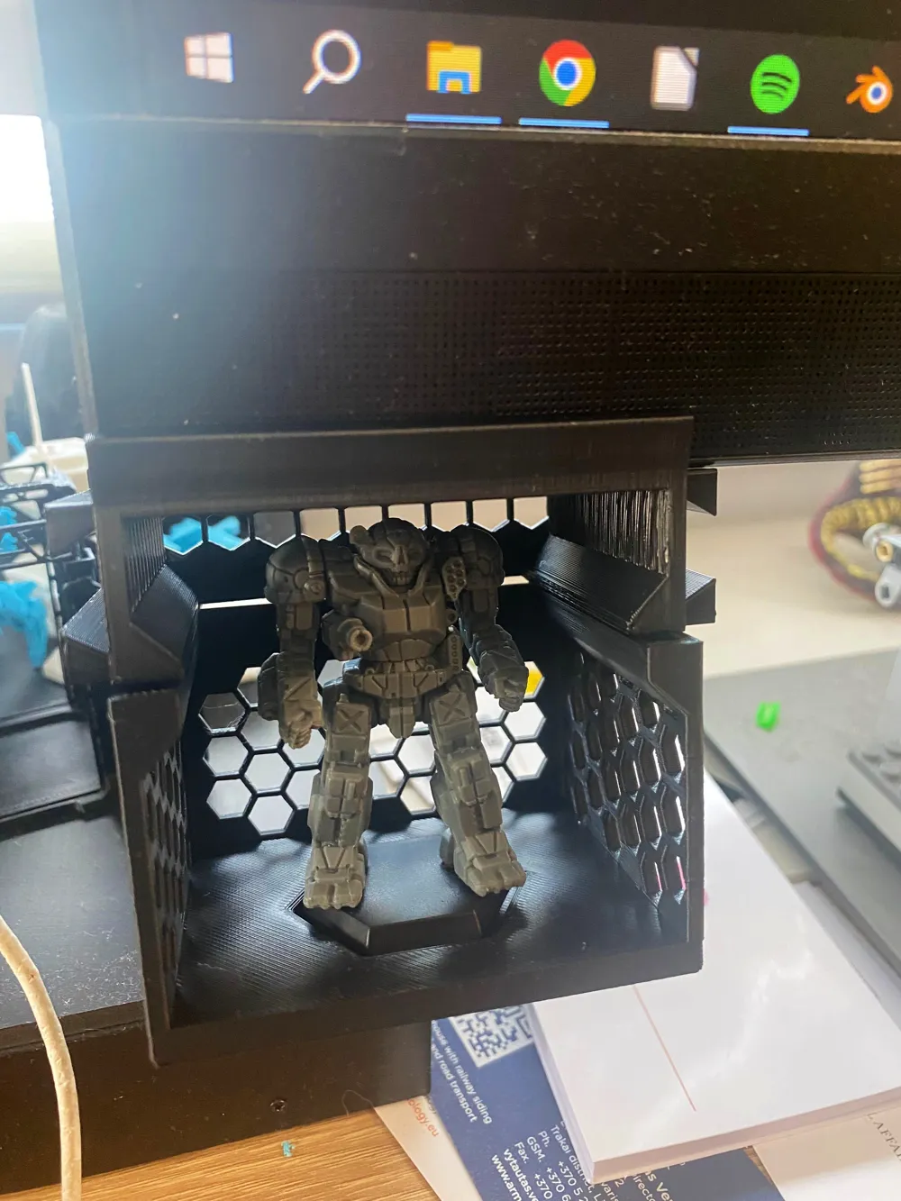 Under Monitor Miniature Display by JediMaveriC MakerWorld: Download ...