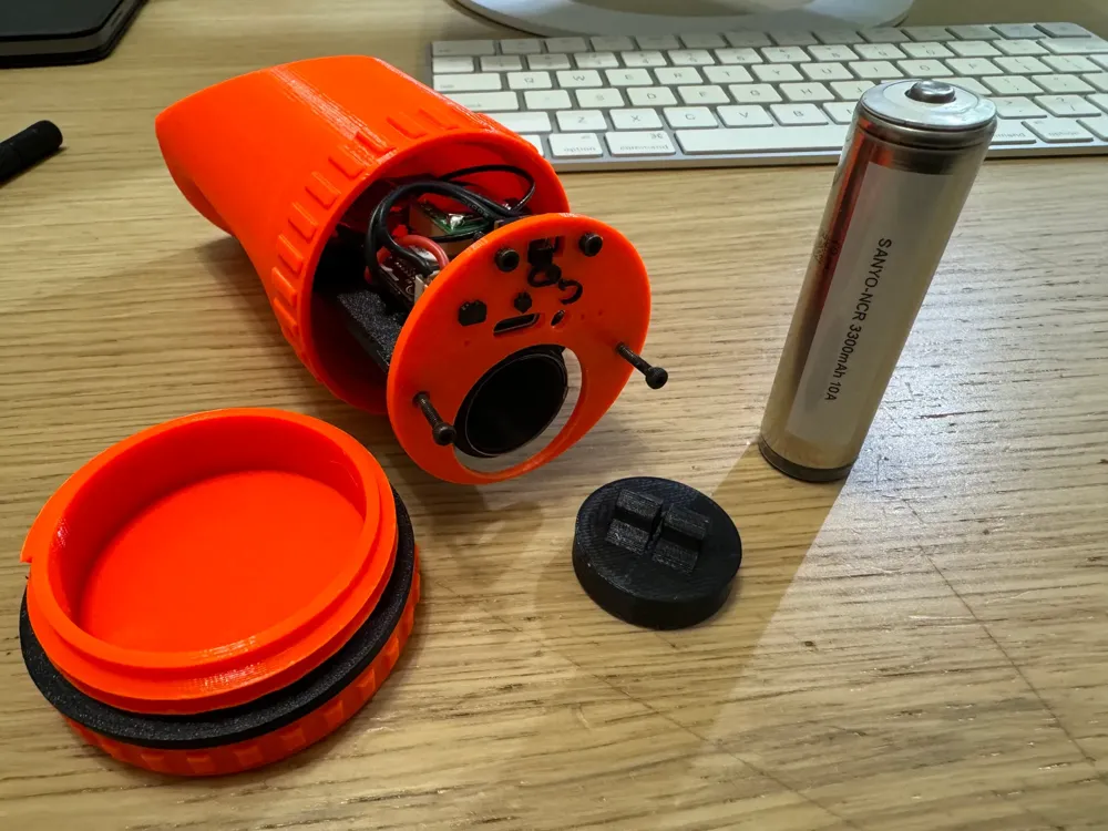 RAK19007 Wisblock 18650 case by Diego Vanzano - MakerWorld