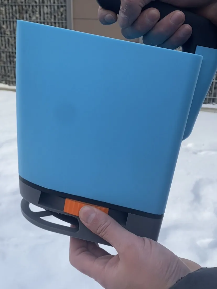 Manual Spreader with Crank Drive - Free 3D Print Model - MakerWorld