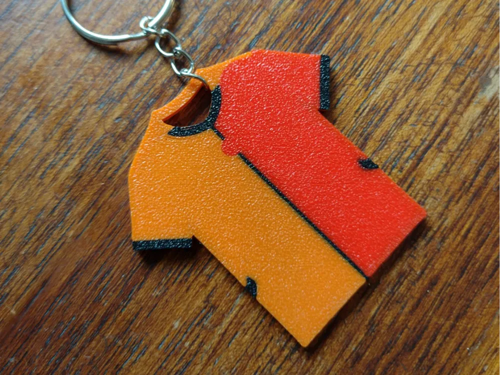 Galatasaray Istanbul T-shirt keychain - Free 3D Print Model - MakerWorld