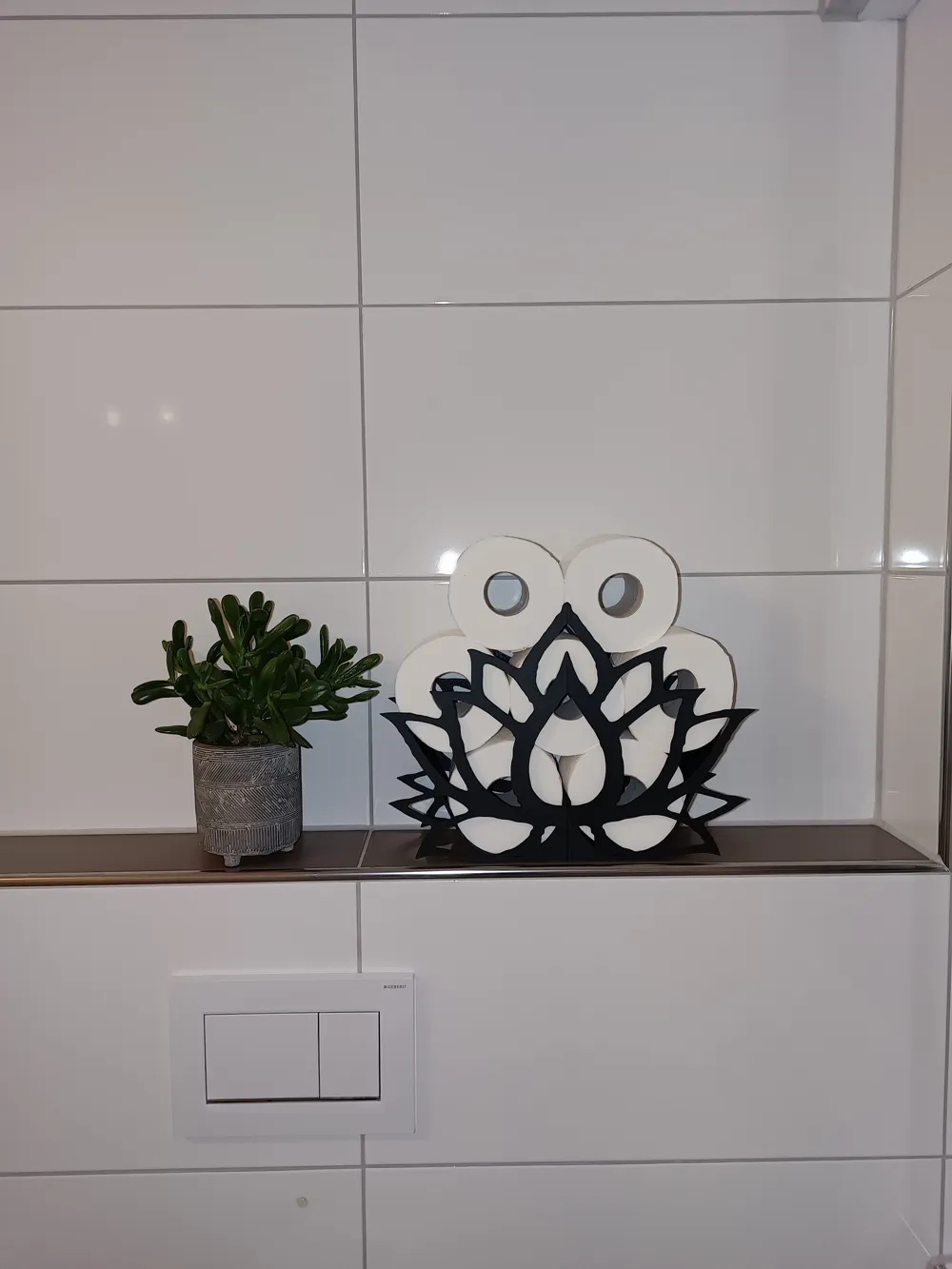 Toilet paper holder *Black Lotus* - Free 3D Print Model - MakerWorld