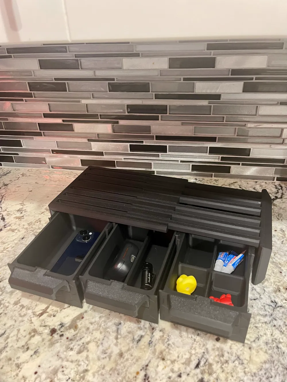 Expandable Monitor riser with drawers. by Orion - MakerWorld